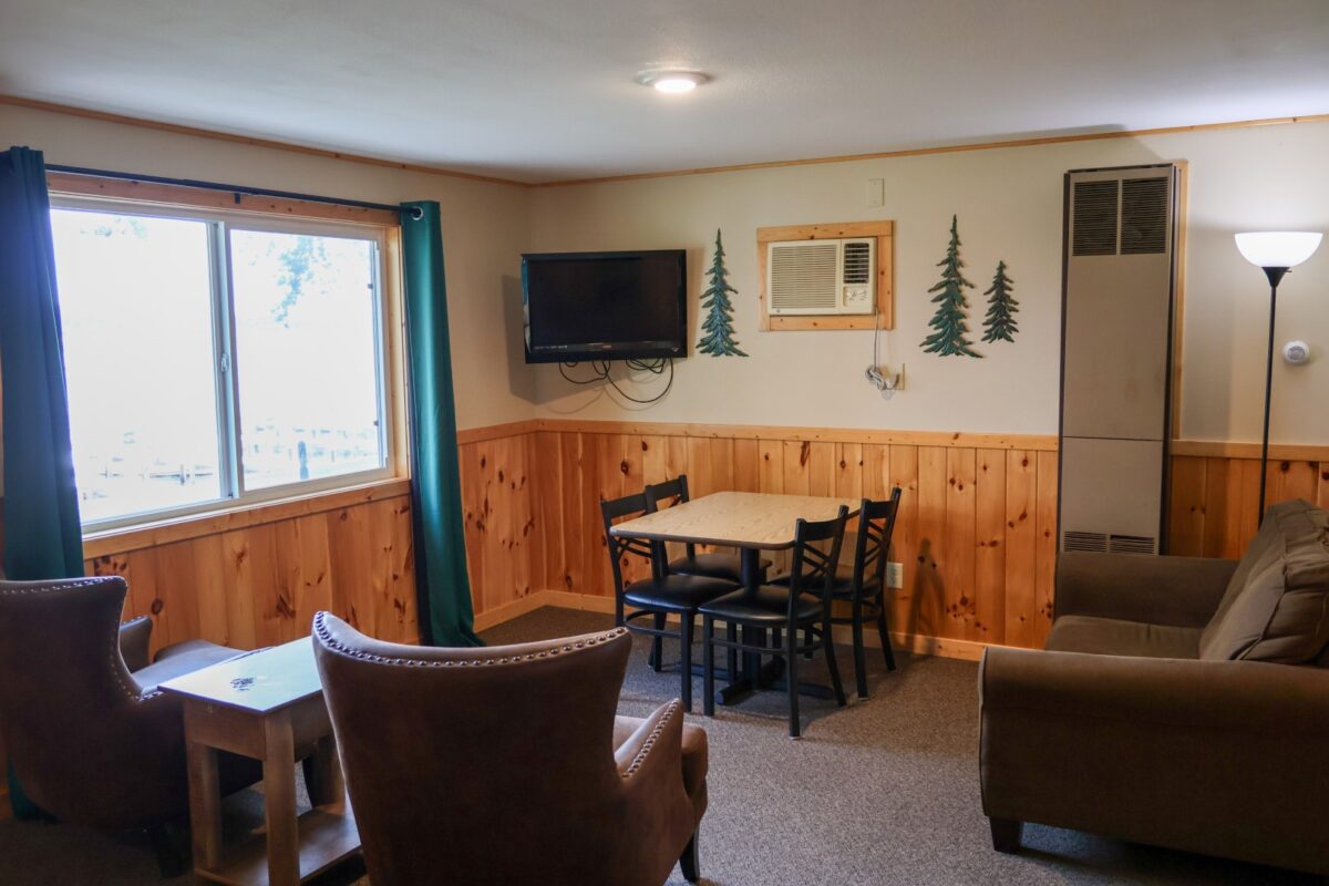 Riverside 2 Bedroom Cabins (#1-5) - Border View Lodge