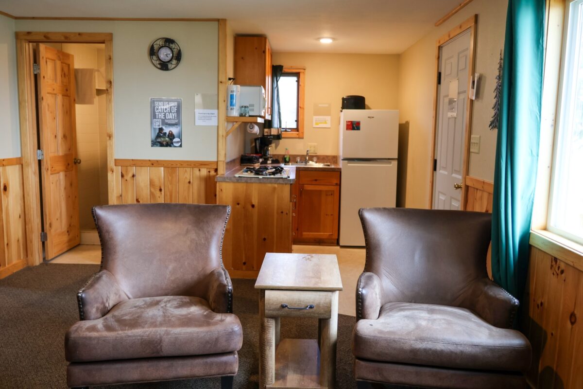 Riverside 2 Bedroom Cabins (#1-5) - Border View Lodge