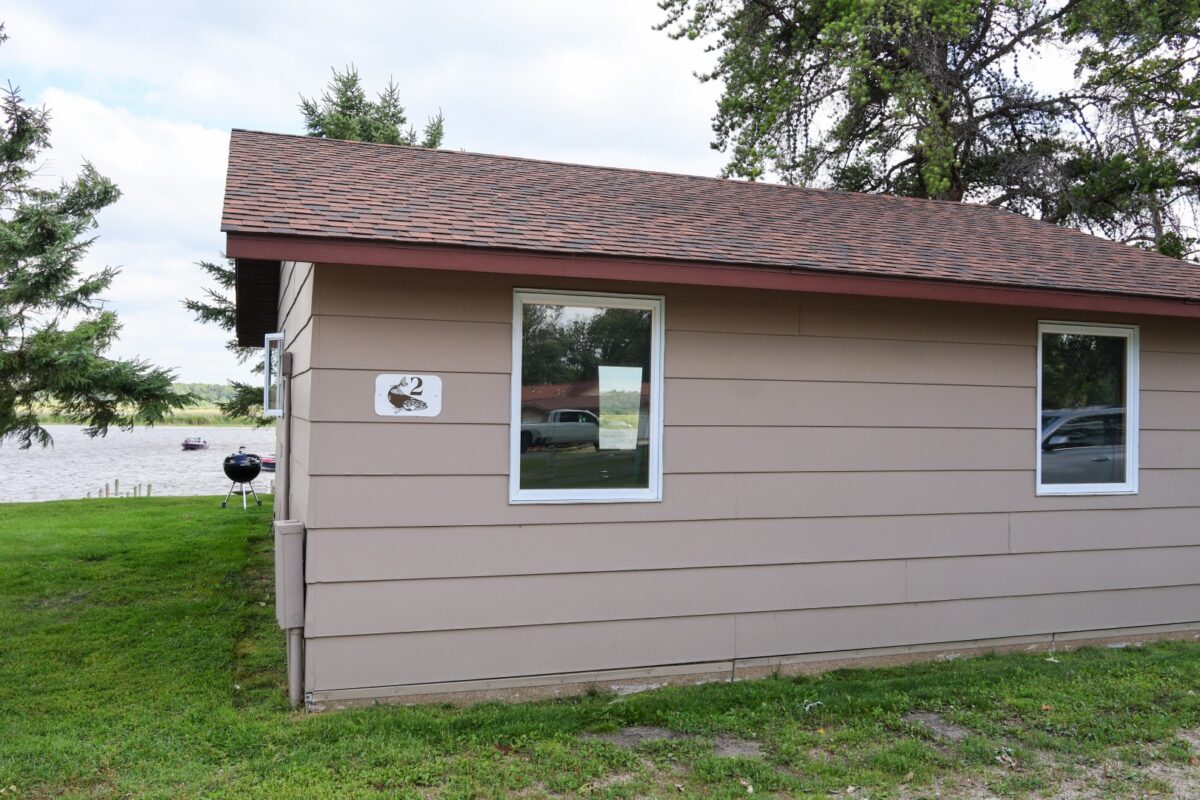 Riverside 2 Bedroom Cabins (#1-5) - Border View Lodge