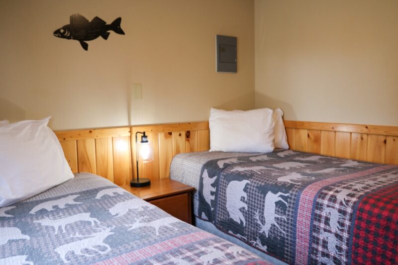Riverside 2 Bedroom Cabins (#1-5) - Border View Lodge
