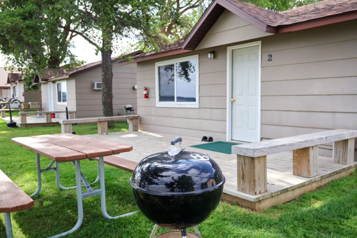 Riverside 2 Bedroom Cabins (#1-5) - Border View Lodge
