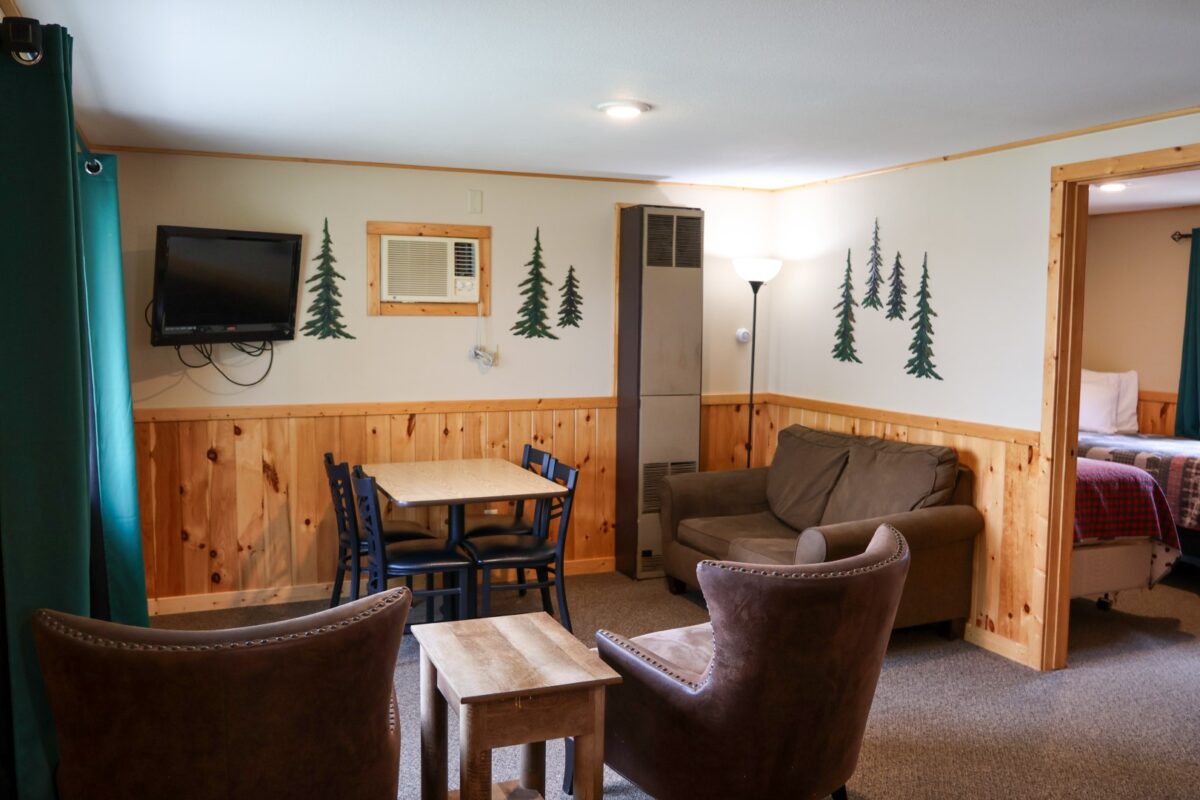 Riverside 2 Bedroom Cabins (#1-5) - Border View Lodge