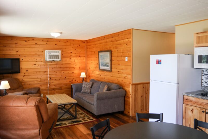 Riverside 3 Bedroom Cabins (#6-9) - Border View Lodge